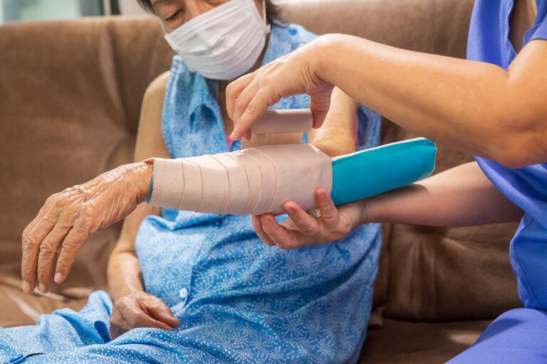 A Guide to Managing Wound Odor in Hospice